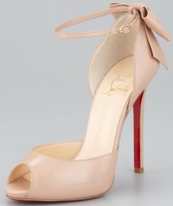 Zendaya Flaunts Her Enviable Shoe Collection with Louboutin Heels at ...