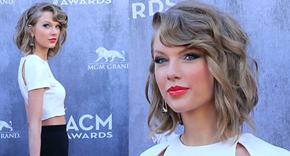 Taylor Swift in Casadei “Trikini” Sandals at 2014 ACM Awards