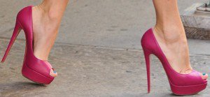 Taylor Swift in AQUA Ensemble and Pink 'Lady Peep' Pumps