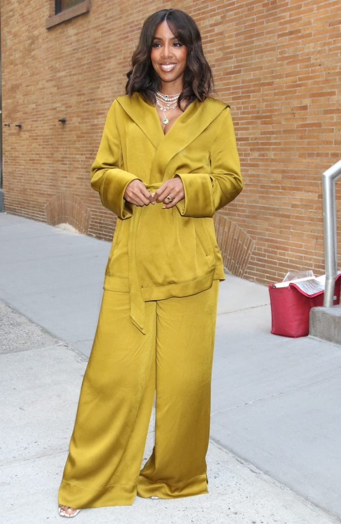 Kelly Rowland’s Fashion Secret: Heels That Add to Her 5'7" Height