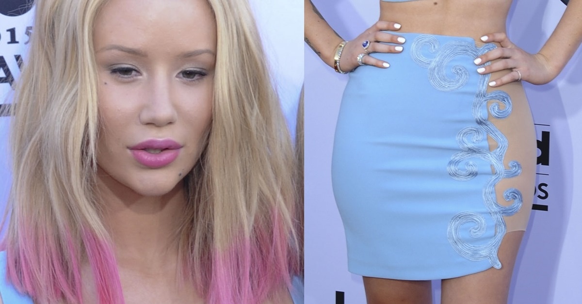 Iggy Azalea Debuts Shorter Pink Hair in Tragic Two-Piece and Pink Pumps