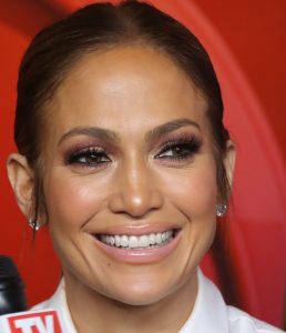 Jennifer Lopez's Height and Shoe Size: How Tall Without Heels?