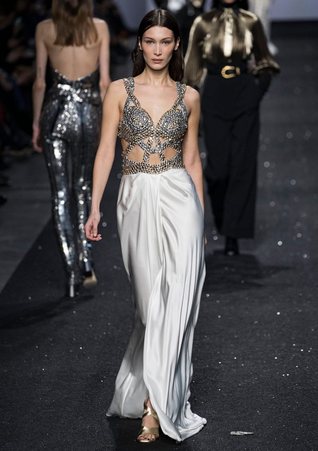 Top 32 Richest Female Models: Net Worth, Runway Highlights, and Iconic ...