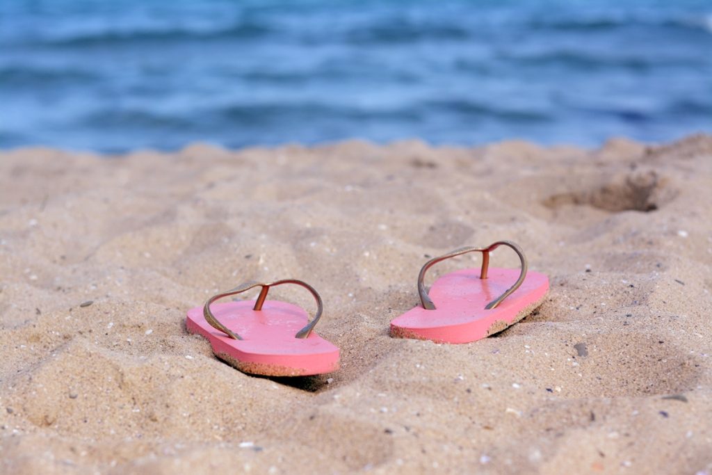 Flip Flops vs. Sandals: Understanding Their Place in the Shoe Category