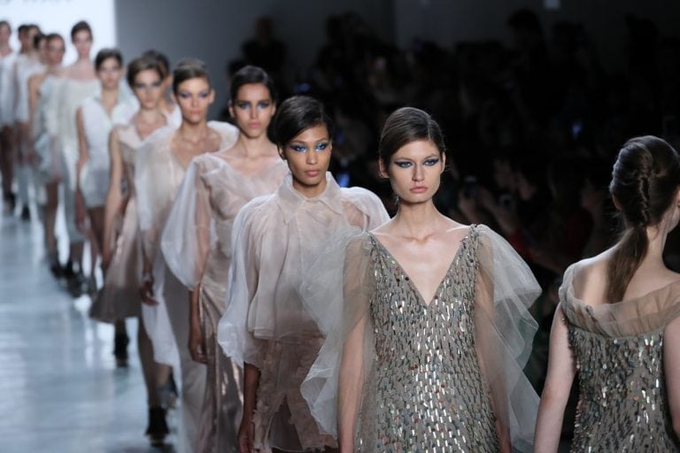 Hollywood’s Tallest Leading Ladies: Height, Heels, and High-Fashion Red ...