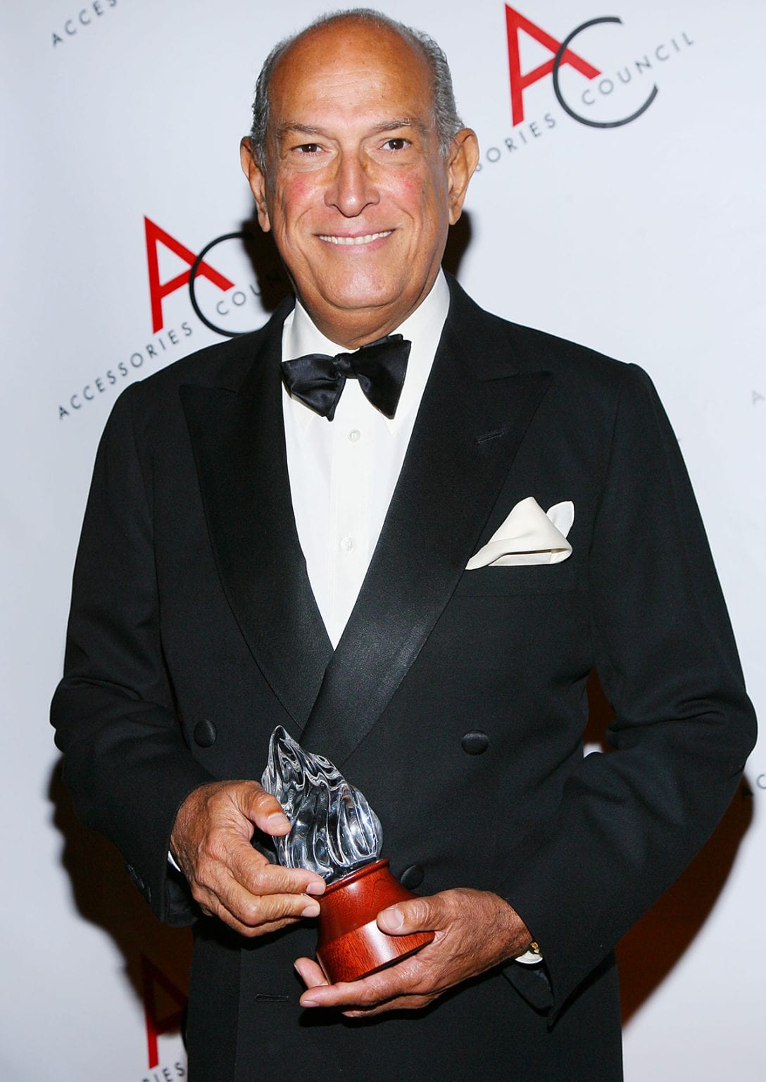 Oscar de la Renta: Global Success of Dominican American Fashion Designer