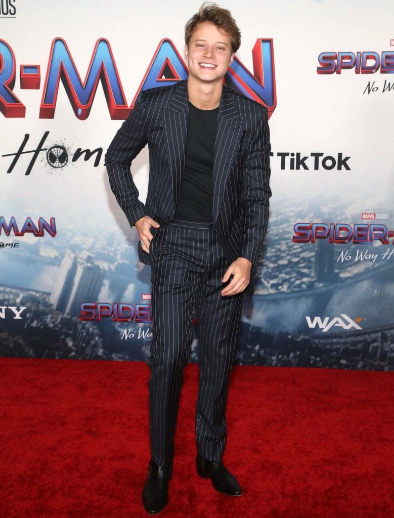 Meet the Outer Banks Cast: Heights, Fashion Highlights, and Real-Life ...