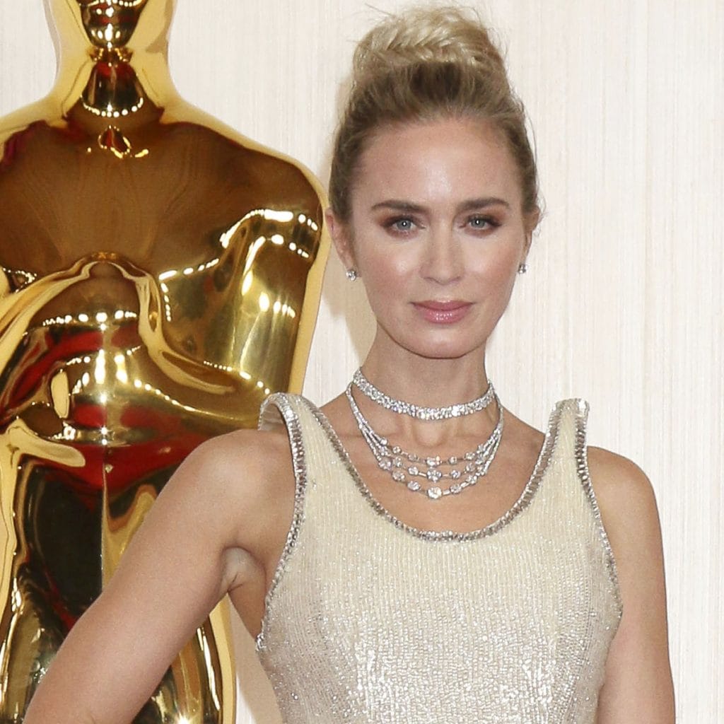 Emily Blunt Stuns in Gold Schiaparelli Gown With John Krasinski at 2024 ...